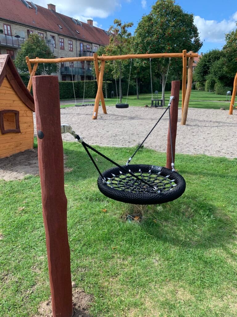 Hængegynge med fuglerede - EventyrLeg