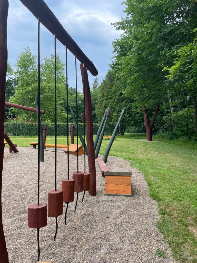 Svævende stubbe - EventyrLeg